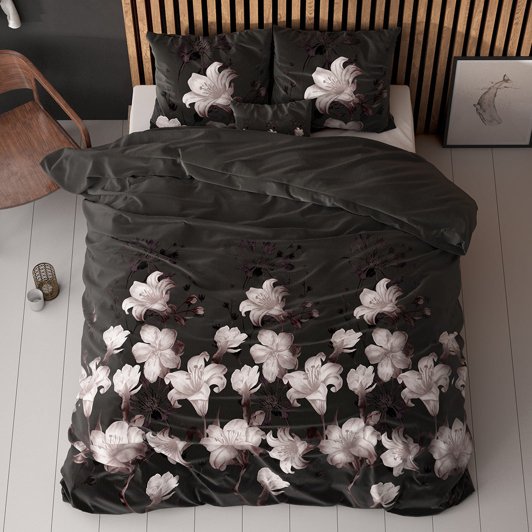Indusia Design | Påslakanset | Dark Flower Black – Indusia Design Sverige